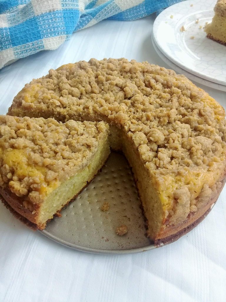 Sweet plantain cake with crumble topping - biscuits and ladles